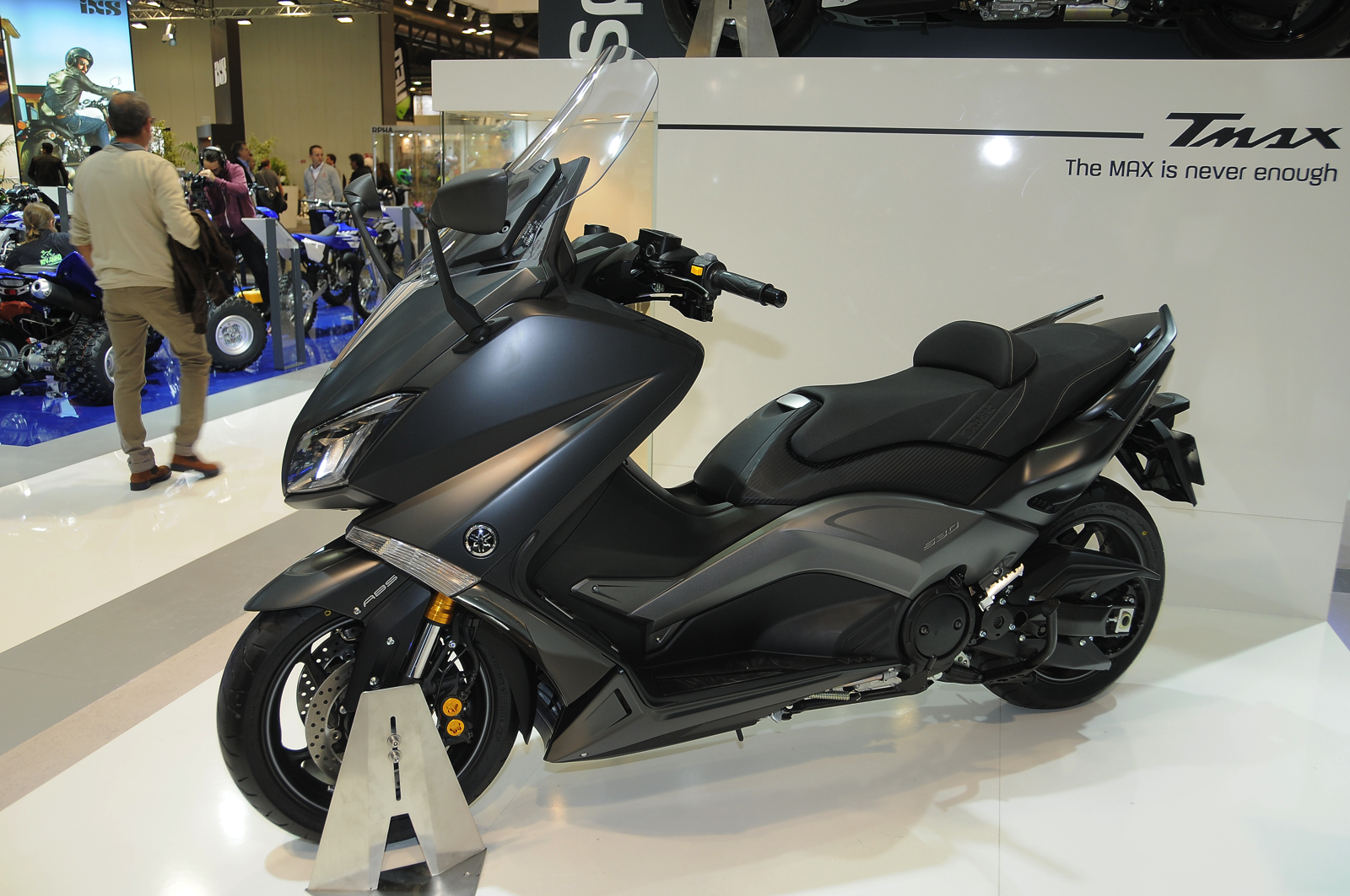 Yamaha TMAX 2015 a EICMA pochi ritocchi. Prezzi e dati tecnici