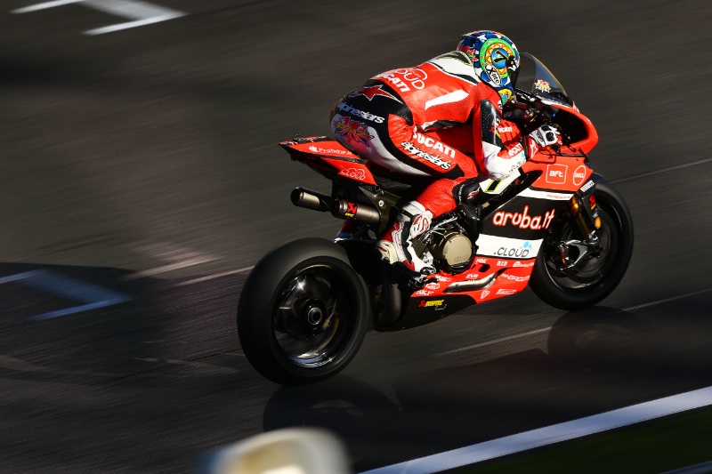 Ducati Panigale e Chaz Davies: prove di partenza! VIDEO
