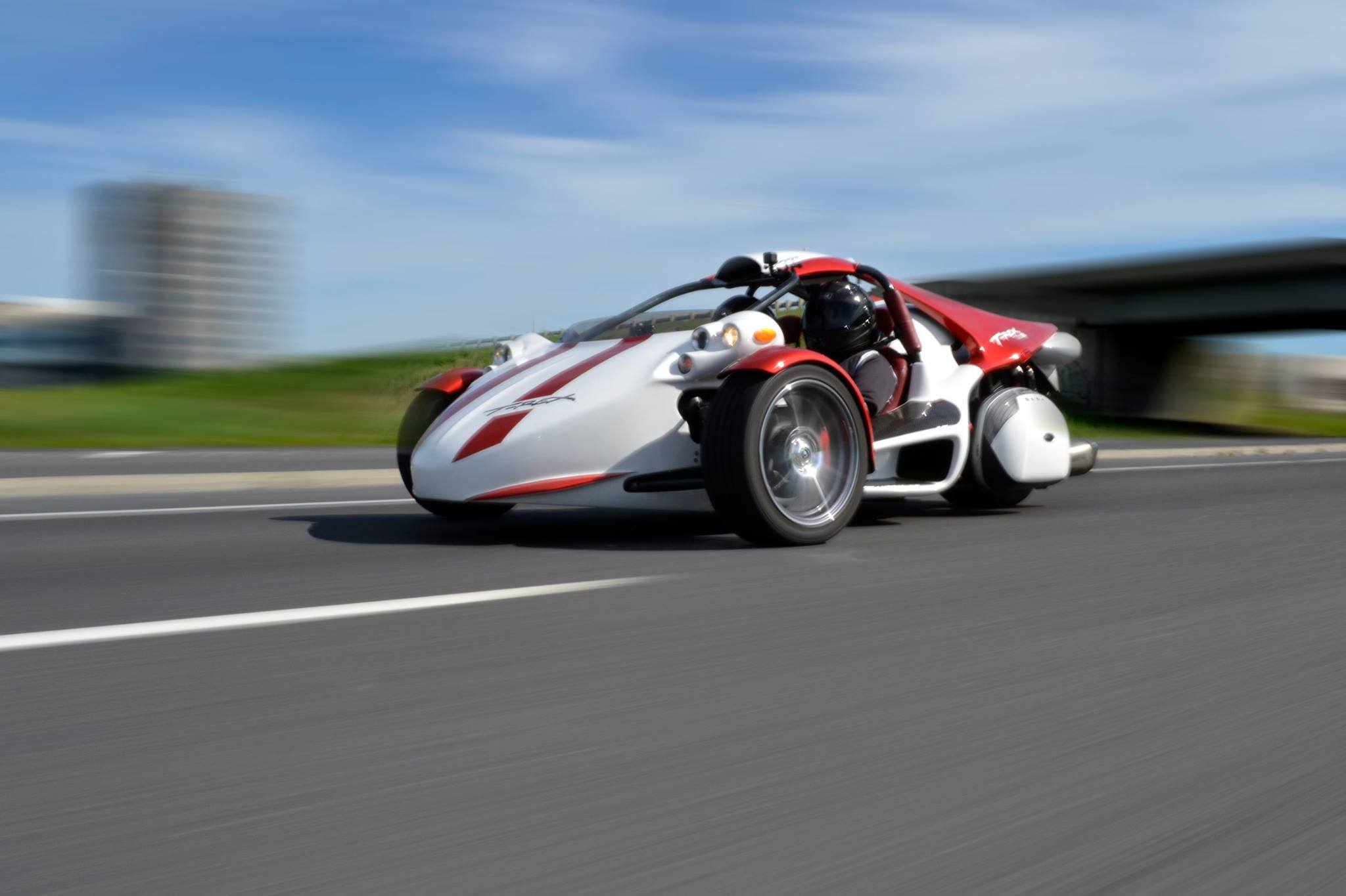 Il T-Rex si converte all’elettrico