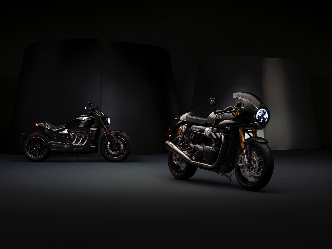 Triumph Factory Custom: Rocket III e Thruxton speciali