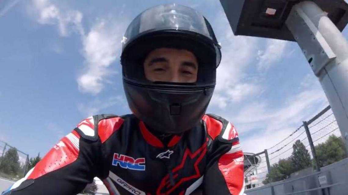 Marc Marquez, un giro con la Honda CBR 1000 RR-R a 360°