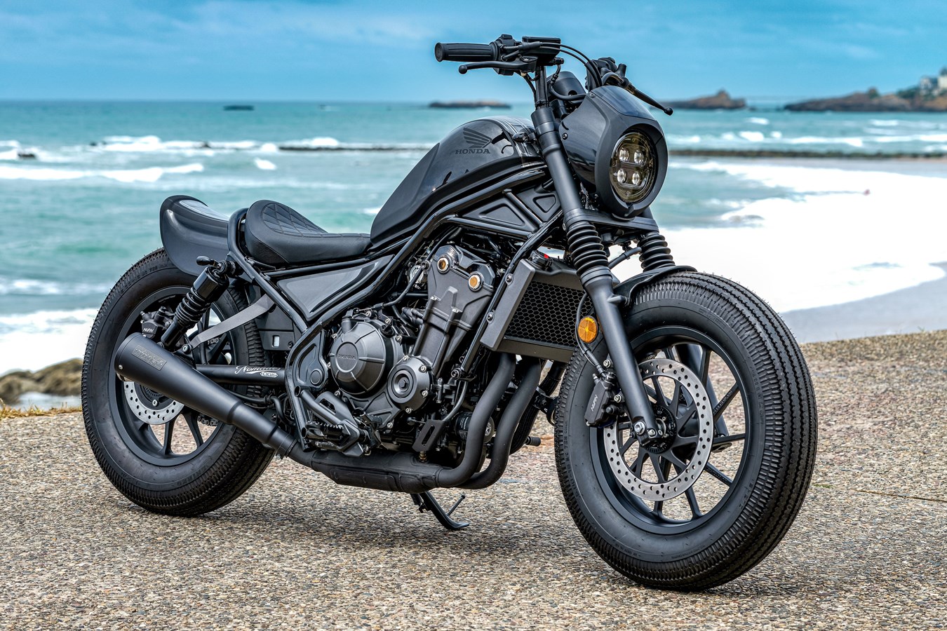 Vota la Rebel custom da sogno di Wheels and Waves!