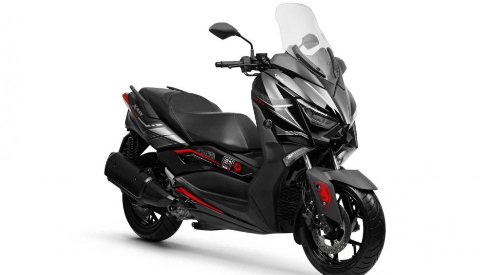 Yamaha X-Max 250: ecco la "Darth Vader Edition”