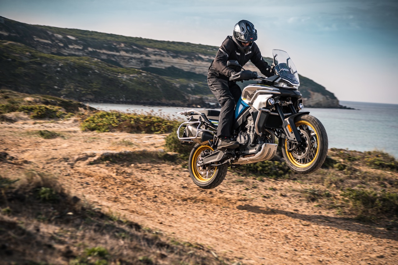 CFmoto 800MT: maxi enduro a buon prezzo