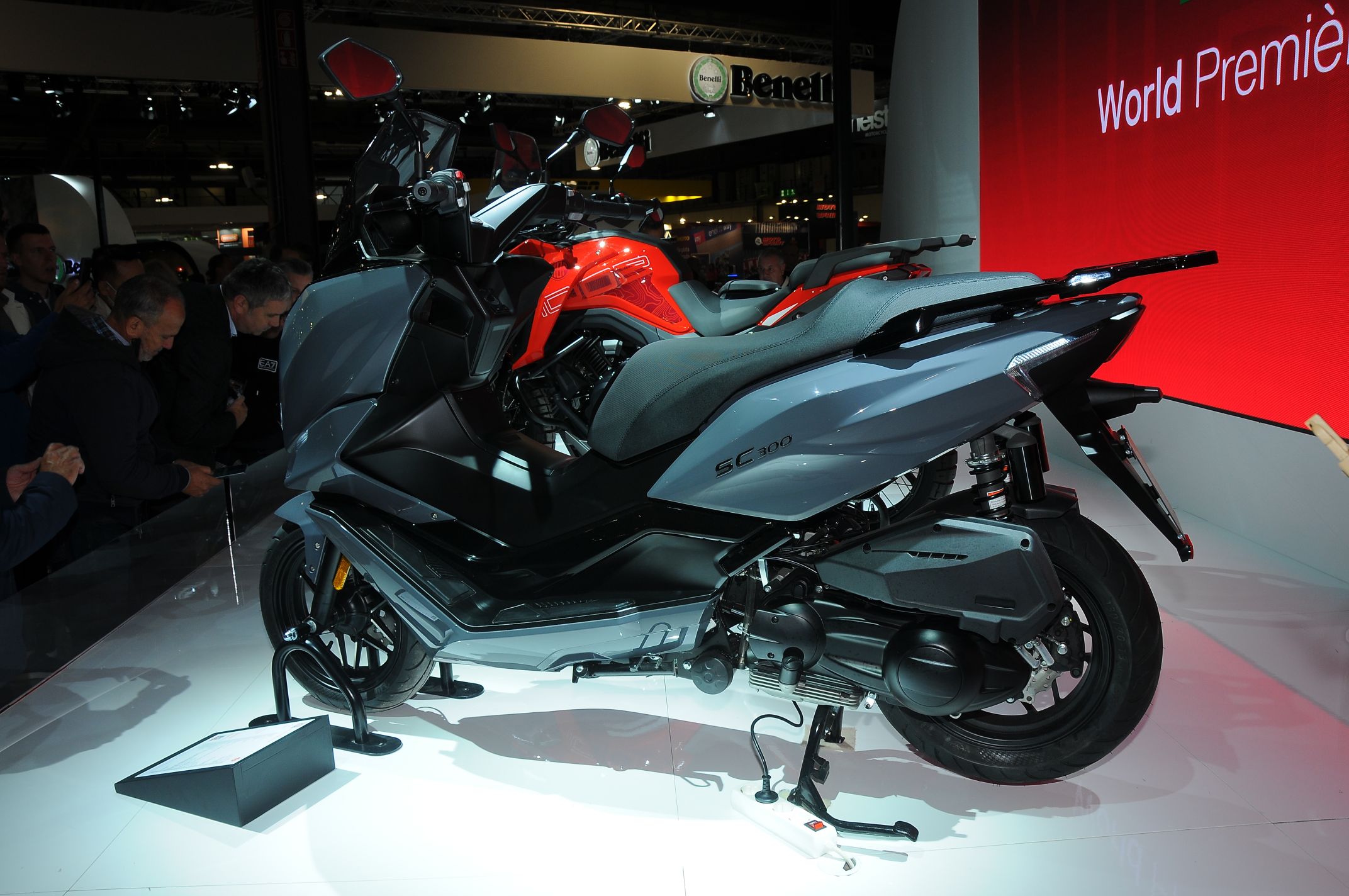 EICMA 2022 - MBP SC 300, geolocalizzazione anche per lo scooter