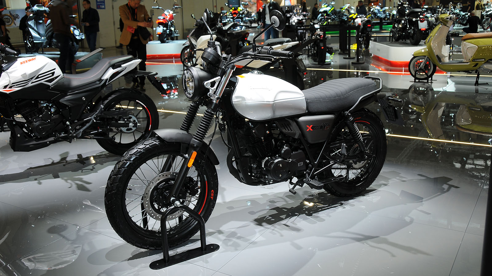 Versilia e X-Light, i 125 secondo Keeway