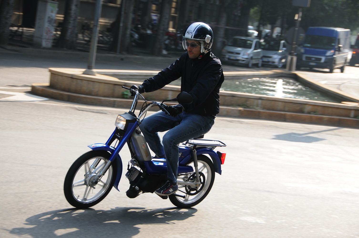 Peugeot Vogue 50 2012 prezzo, informazioni tecniche, foto e video ...