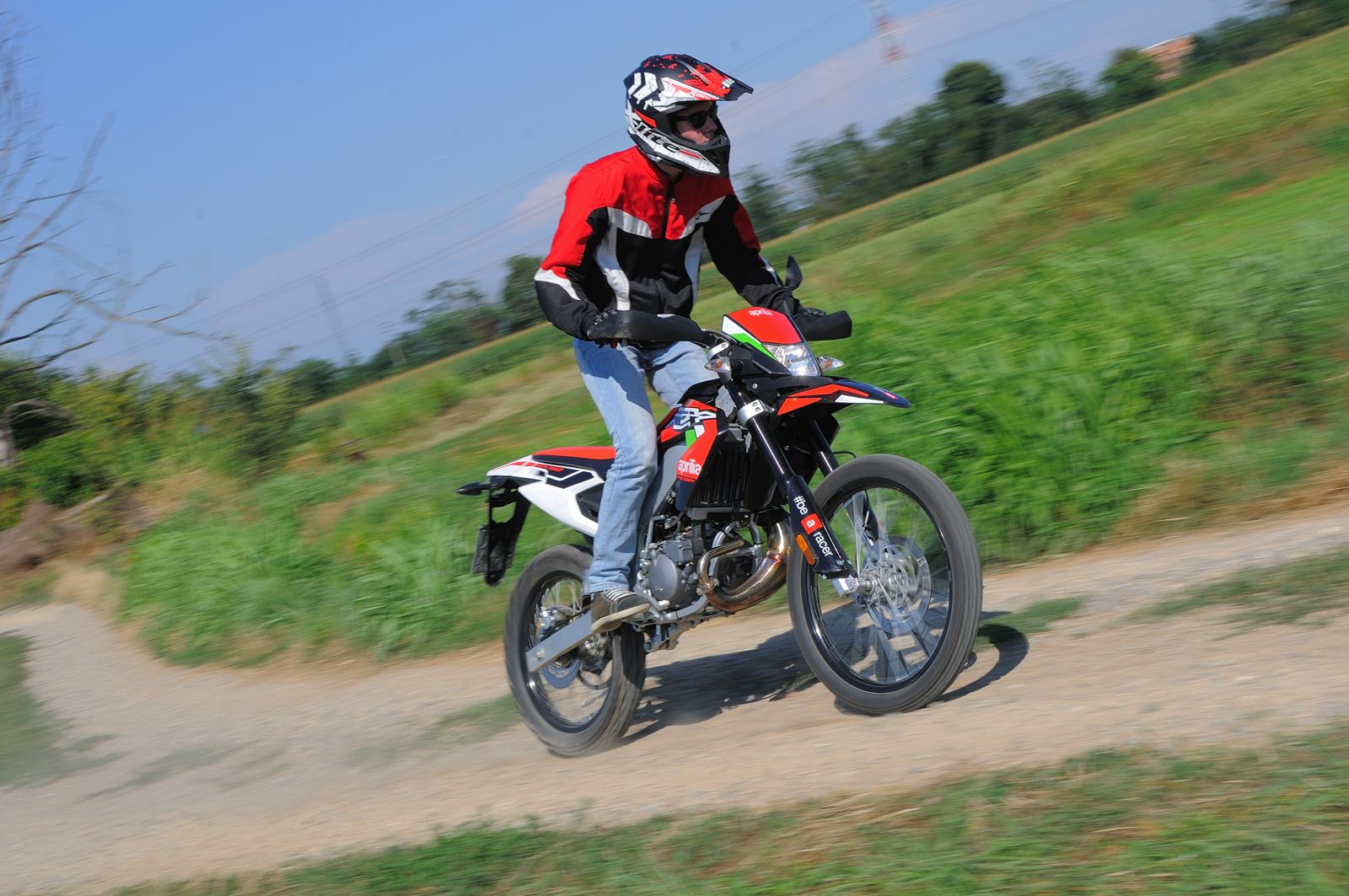 Aprilia RX 50 Factory 2018 prezzo, informazioni tecniche, foto e video ...