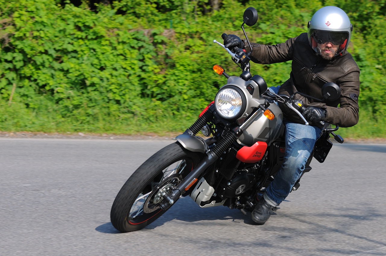 Royal Enfield Scram 411 2022 prezzo, informazioni tecniche, foto e ...