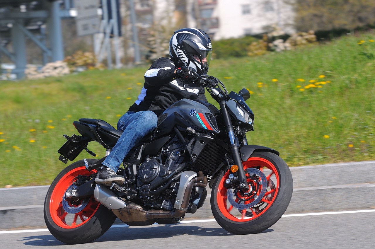 Yamaha MT-07 2021 prezzo, scheda tecnica, dati, foto e video - Insella.it