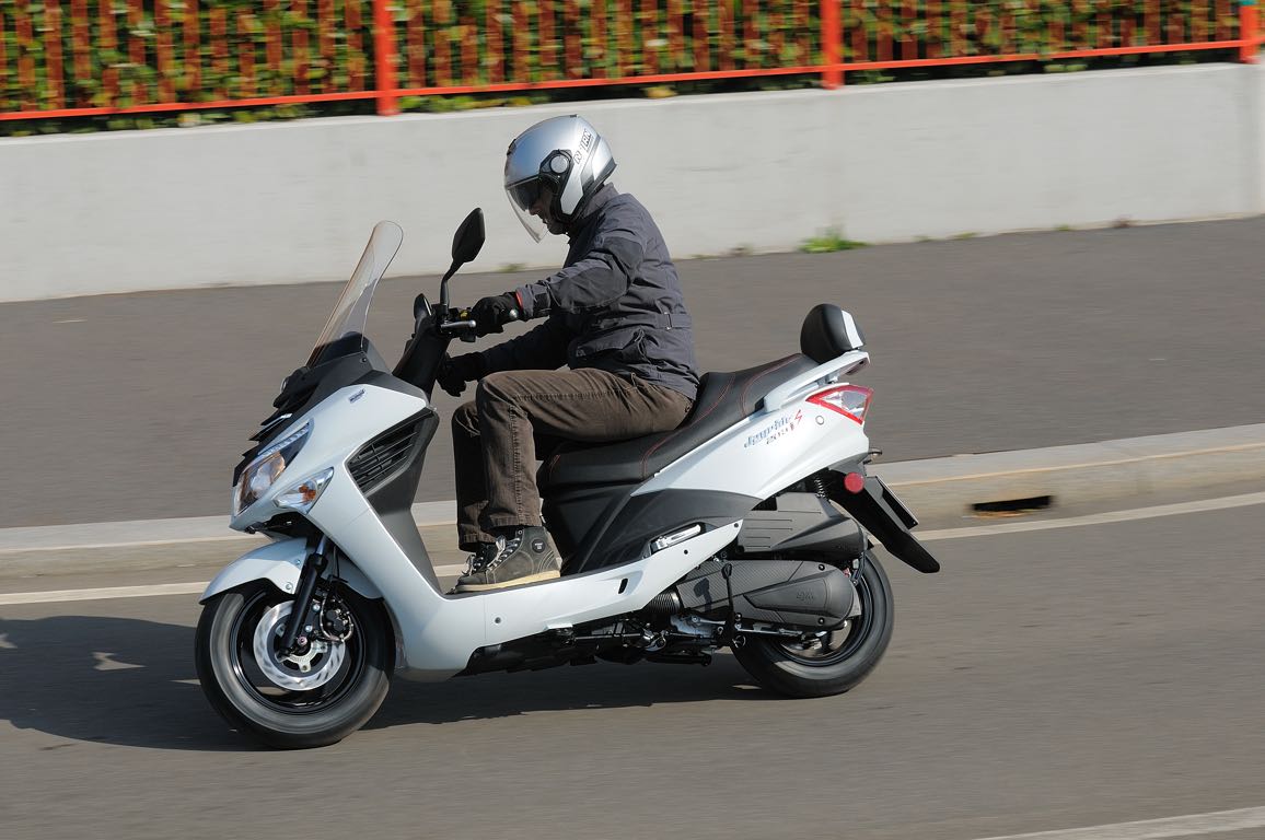 Sym Joyride, modello fuori listino, prezzo, scheda tecnica, foto ...