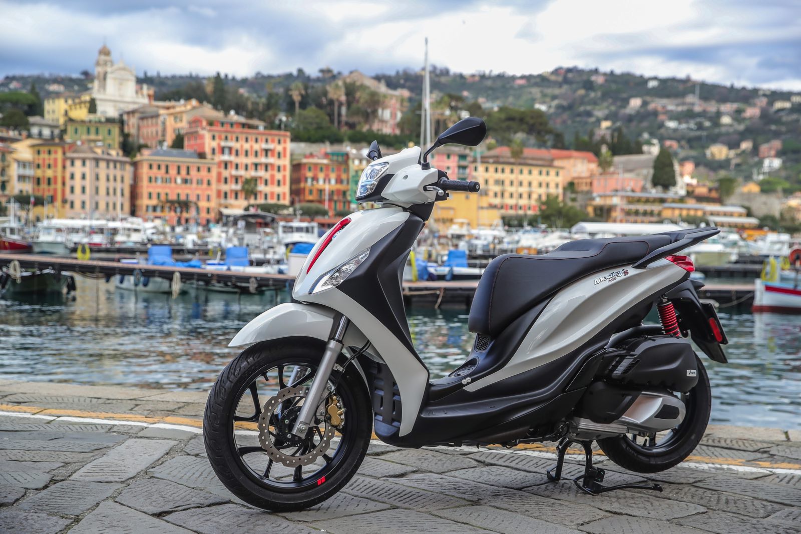 Piaggio Medley listino prezzo - scheda tecnica - foto - Insella.it