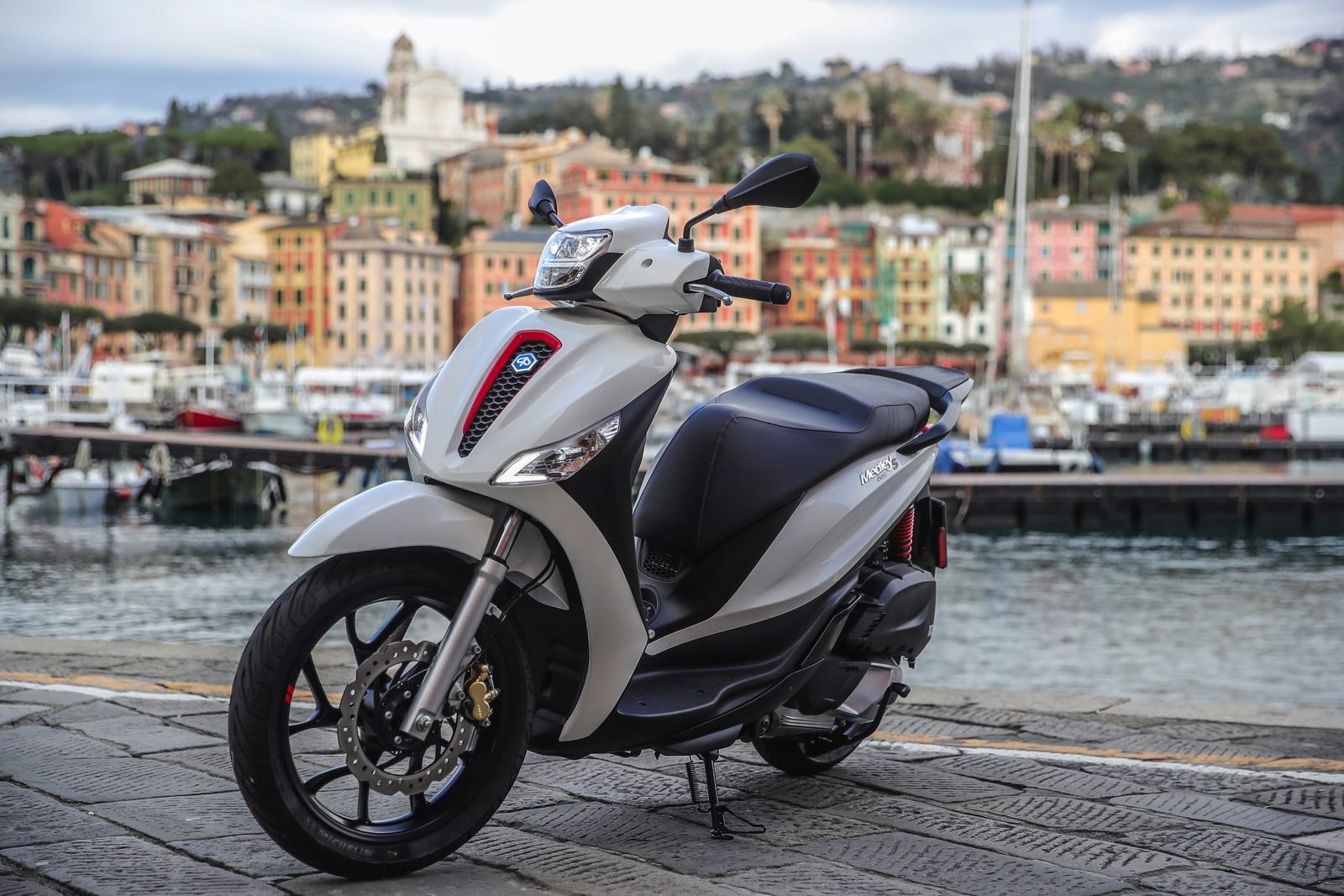 Piaggio Medley listino prezzo - scheda tecnica - foto - Insella.it