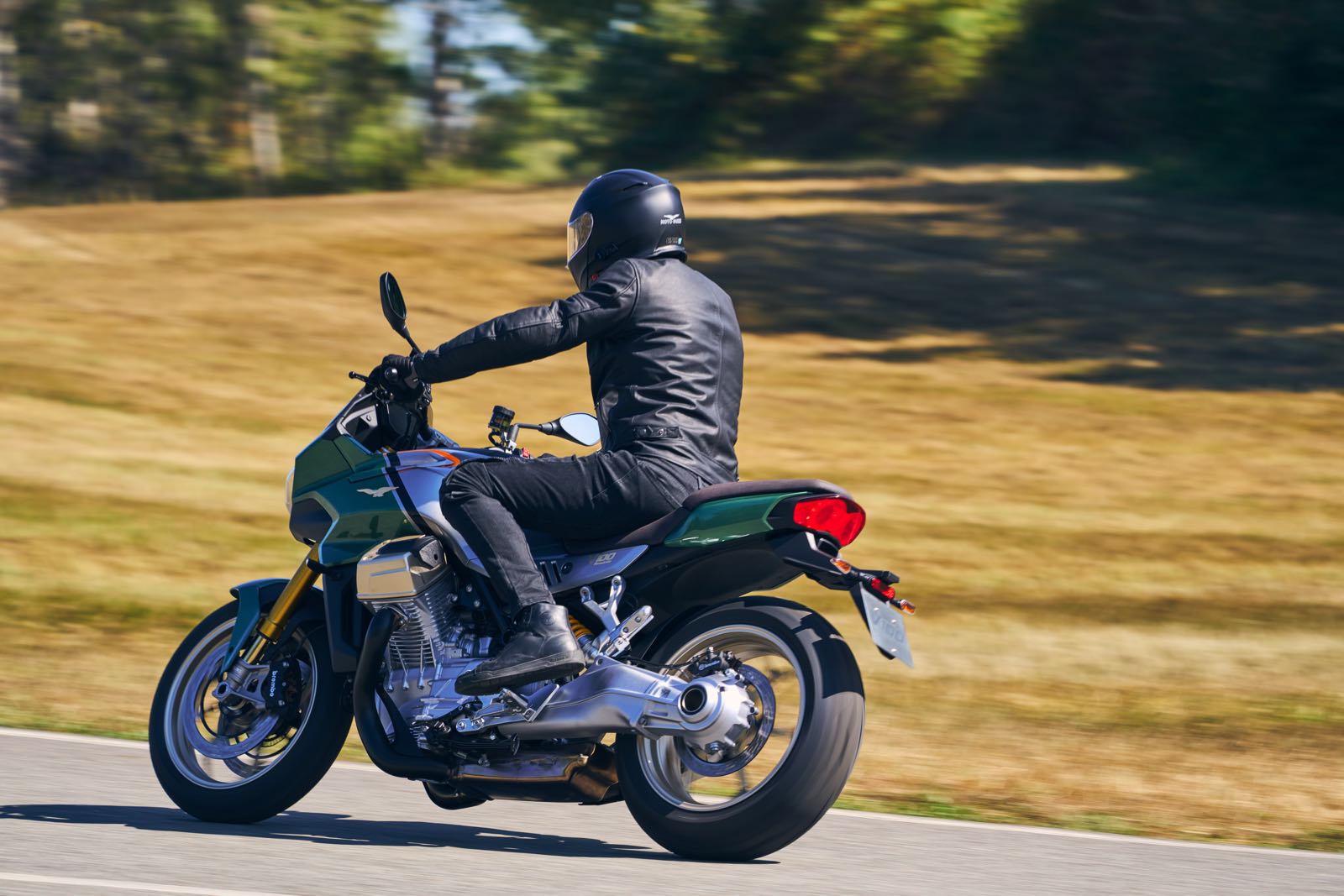 Moto Guzzi V100 Mandello listino prezzo - scheda tecnica - foto ...