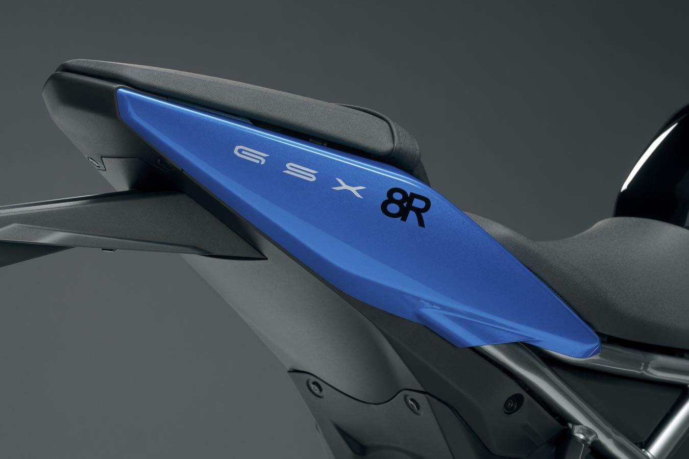 Suzuki GSX-8R listino prezzo - scheda tecnica - foto - Insella.it