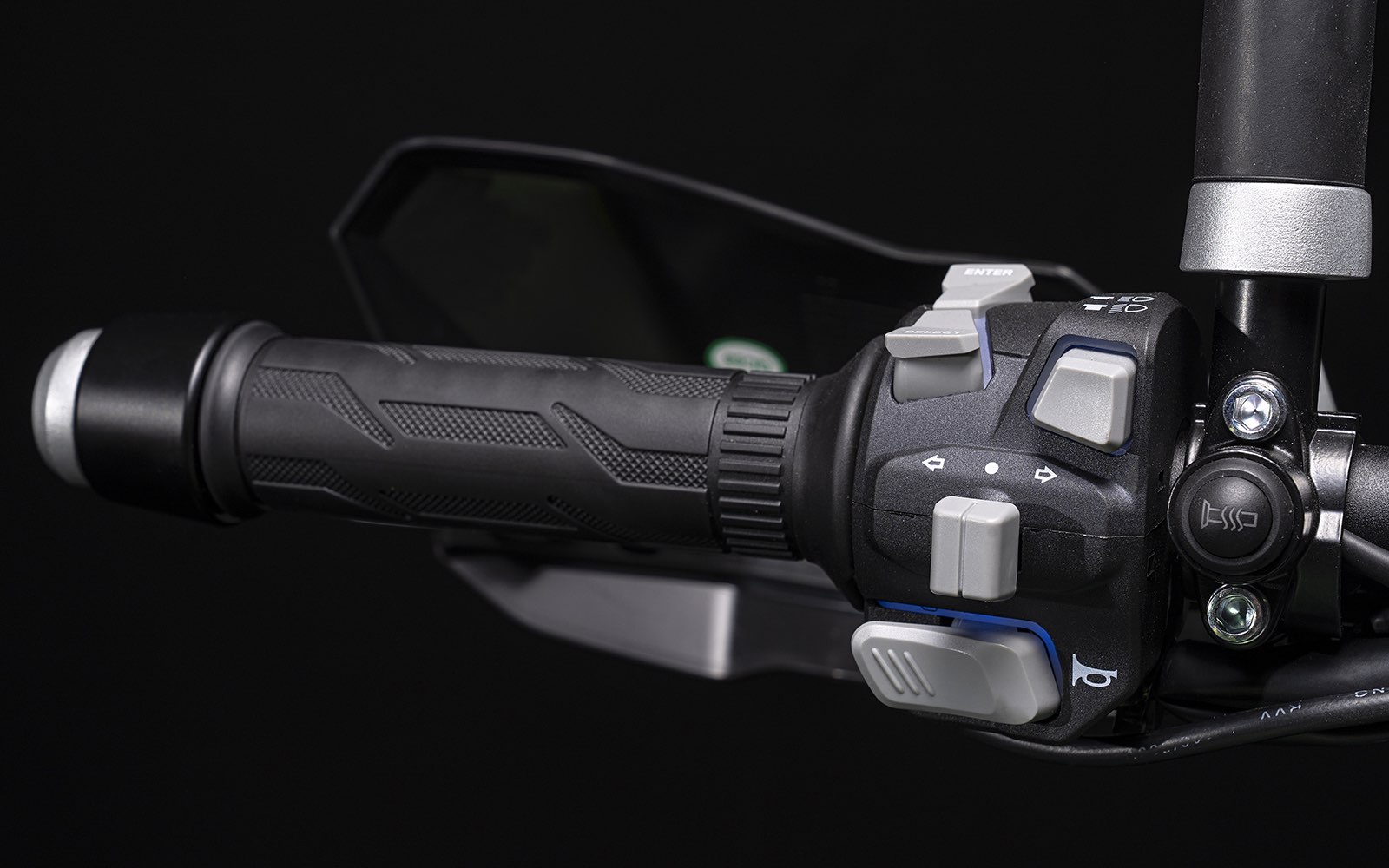 Benelli TRK 702 listino prezzo - scheda tecnica - foto - Insella.it