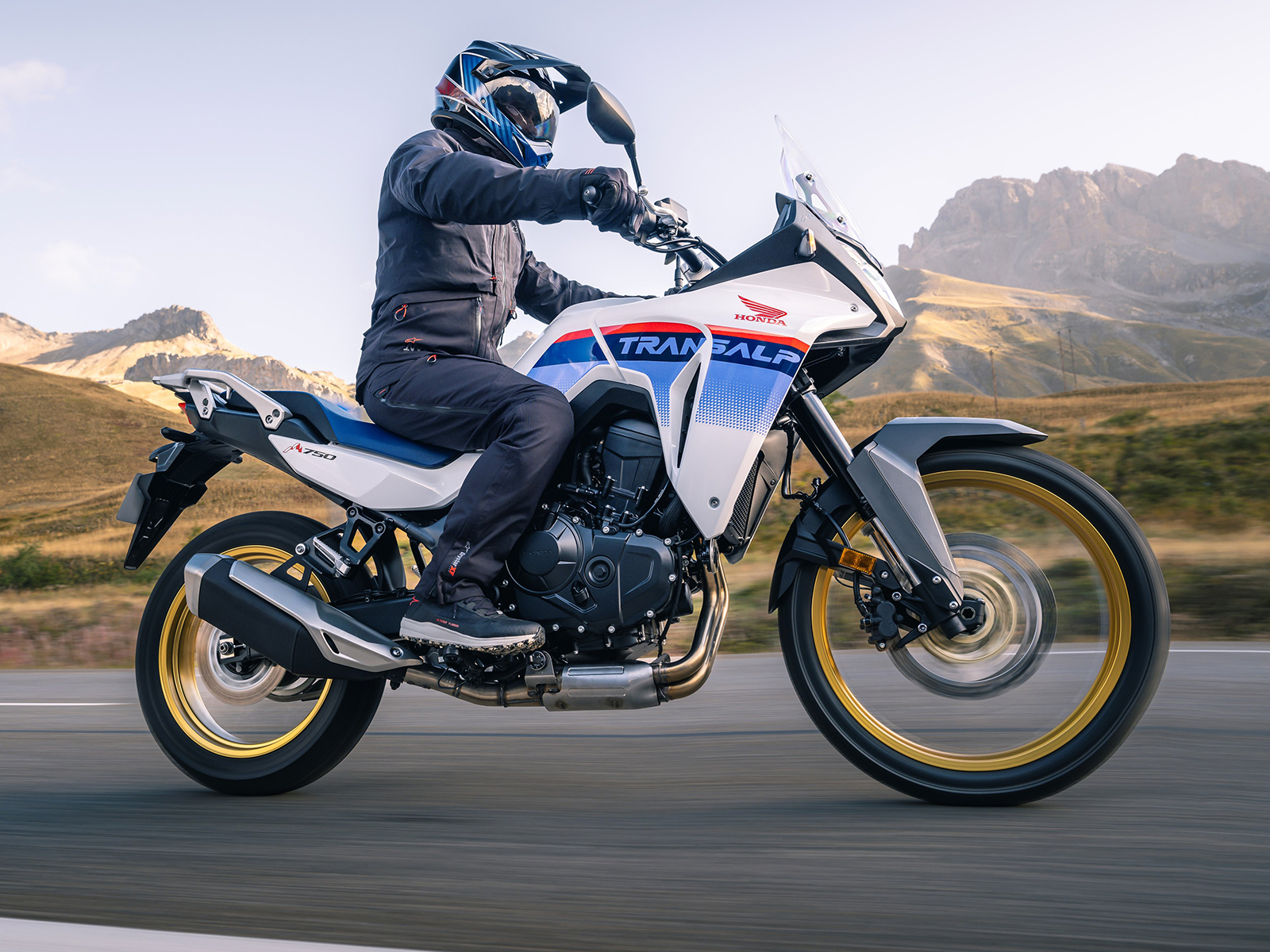 Honda Transalp listino prezzo - scheda tecnica - foto - Insella.it