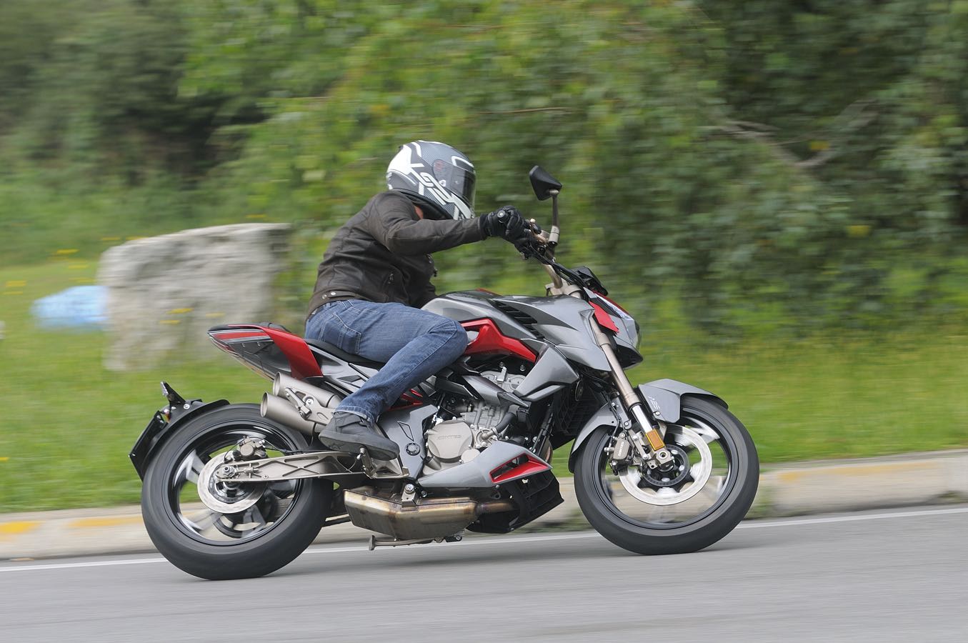 Zontes ZT-R listino prezzo - scheda tecnica - foto - Insella.it