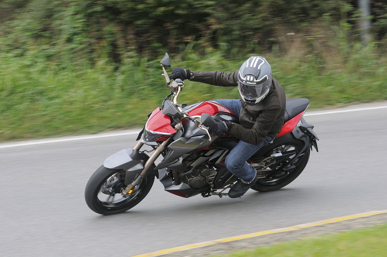 Zontes ZT-R listino prezzo - scheda tecnica - foto - Insella.it