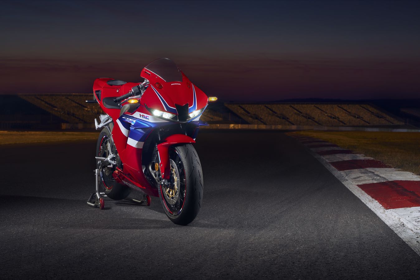 Honda CBR 600 RR listino prezzo - scheda tecnica - foto - Insella.it