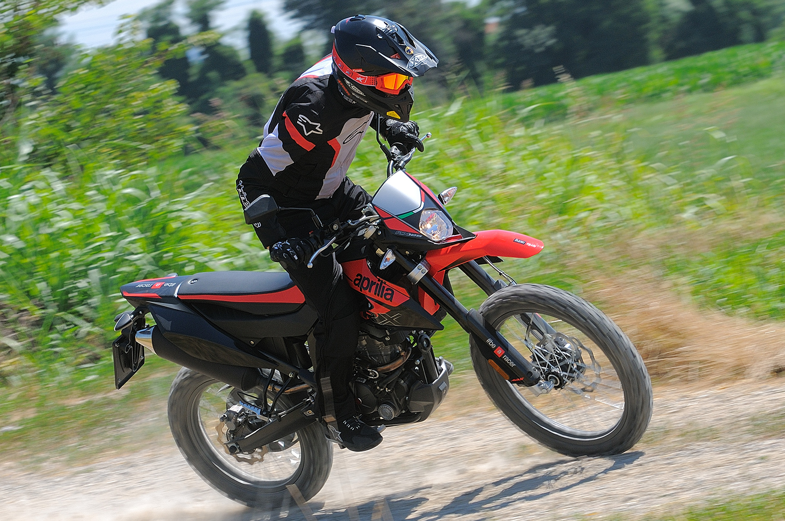 Aprilia RX listino prezzo - scheda tecnica - foto - Insella.it