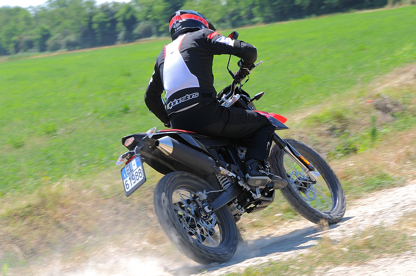 Aprilia RX listino prezzo - scheda tecnica - foto - Insella.it