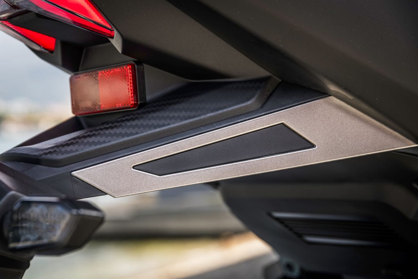 Sym ADX listino prezzo - scheda tecnica - foto - Insella.it