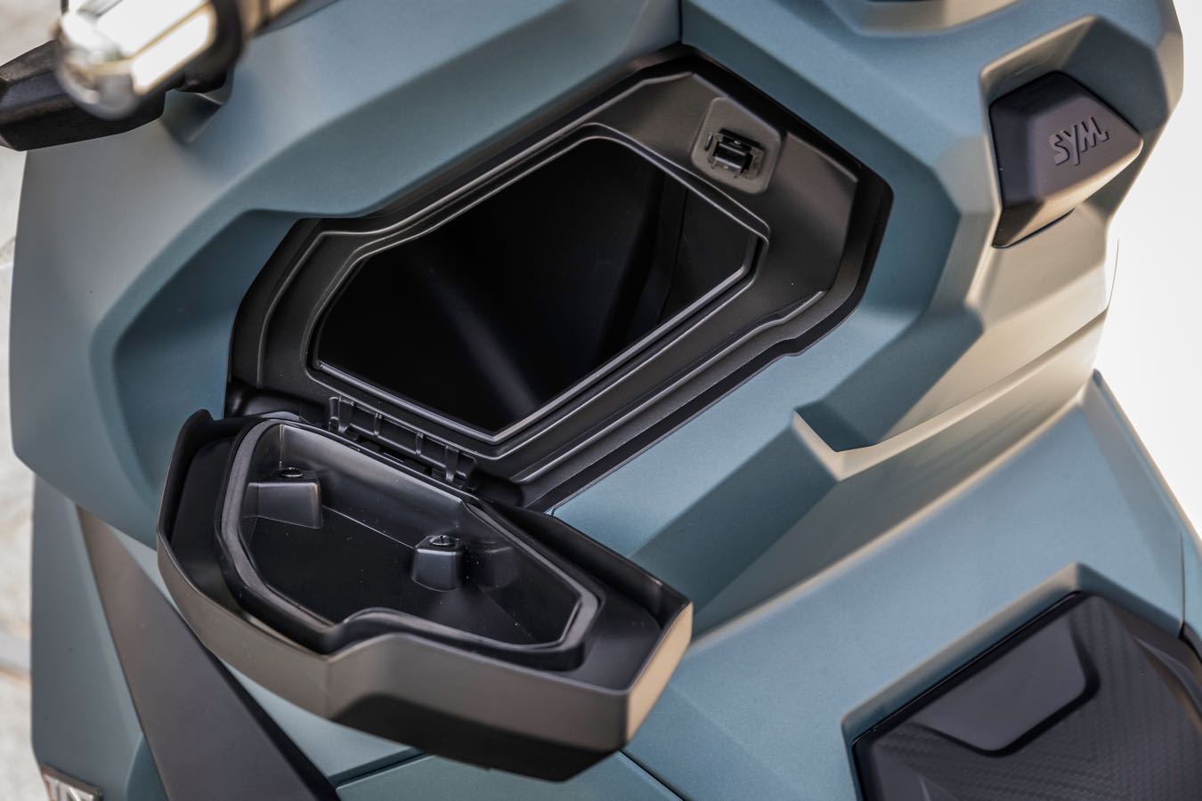 Sym ADX listino prezzo - scheda tecnica - foto - Insella.it